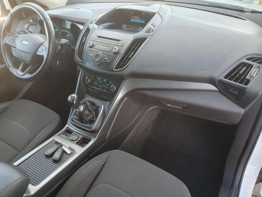 White Ford Kuga 2018 in Taurage, with an engine capacity of 1.50 L and mileage of 174 thousand km for 6950 €, photo 20 on AUTOMOTO.COM.LV