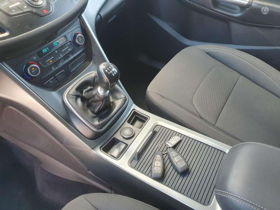 White Ford Kuga 2018 in Taurage, with an engine capacity of 1.50 L and mileage of 174 thousand km for 6950 €, photo 28 on AUTOMOTO.COM.LV
