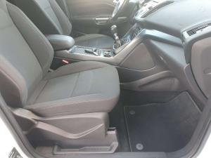 White Ford Kuga 2018 in Taurage, with an engine capacity of 1.50 L and mileage of 174 thousand km for 6950 €, photo 34 on AUTOMOTO.COM.LV