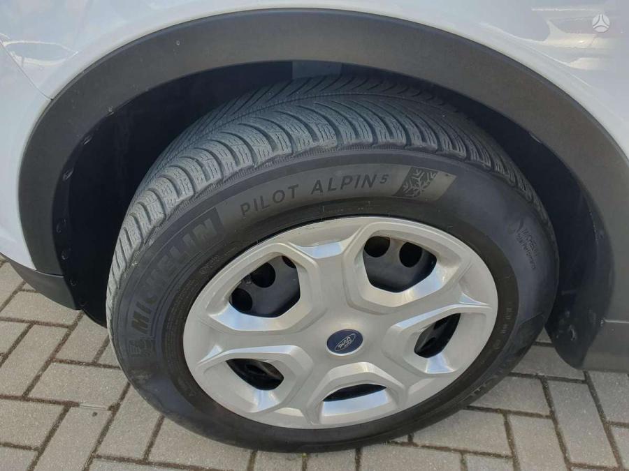 White Ford Kuga 2018 in Taurage, with an engine capacity of 1.50 L and mileage of 174 thousand km for 6950 €, photo 39 on AUTOMOTO.COM.LV