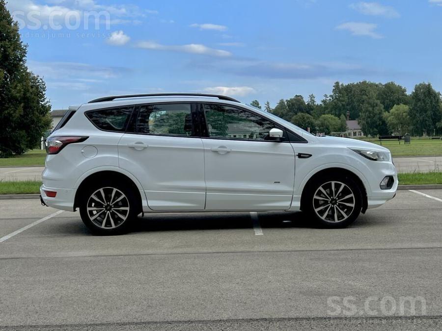 White Ford Kuga 2018 in Cesis, with an engine capacity of 2.00 L and mileage of 259 thousand km for 11500 €, photo 7 on AUTOMOTO.COM.LV
