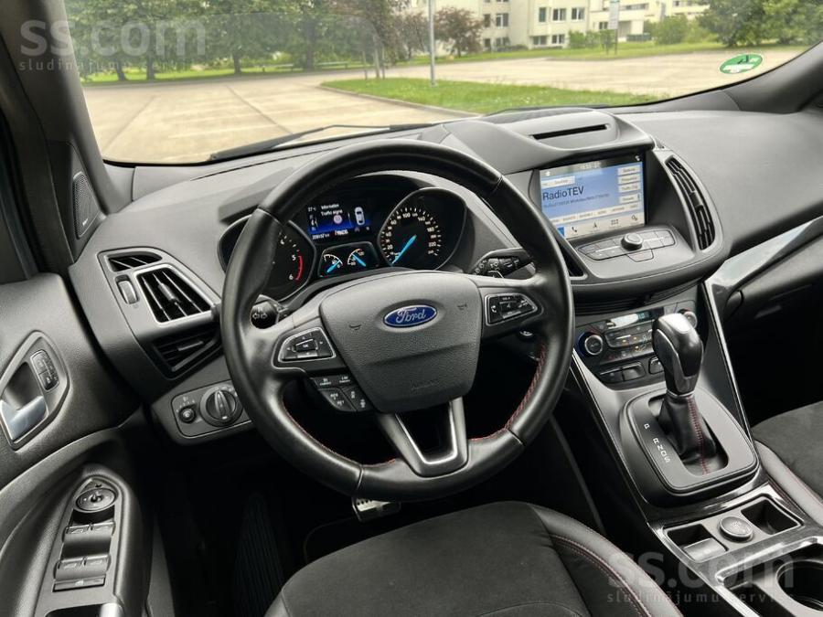 White Ford Kuga 2018 in Cesis, with an engine capacity of 2.00 L and mileage of 259 thousand km for 11500 €, photo 9 on AUTOMOTO.COM.LV