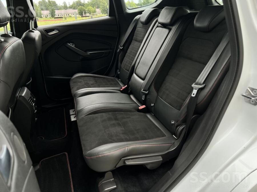 White Ford Kuga 2018 in Cesis, with an engine capacity of 2.00 L and mileage of 259 thousand km for 11500 €, photo 11 on AUTOMOTO.COM.LV