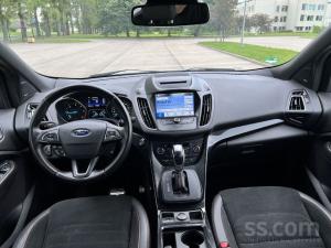 White Ford Kuga 2018 in Cesis, with an engine capacity of 2.00 L and mileage of 259 thousand km for 11500 €, photo 12 on AUTOMOTO.COM.LV