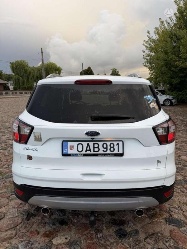 Ford Kuga 2018 Kauņa vietnē Balts Ford Kuga 2018 Kauņa, ar dzinēja tilpumu 2.00 L un nobraukumu 198 tūkst. km par 10499 €, foto 6 vietnē AUTOMOTO.COM.LV