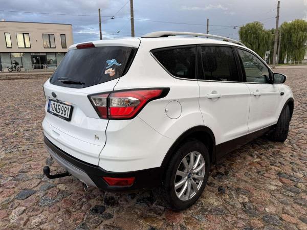 Ford Kuga 2018 Kauņa vietnē Balts Ford Kuga 2018 Kauņa, ar dzinēja tilpumu 2.00 L un nobraukumu 198 tūkst. km par 10499 €, foto 7 vietnē AUTOMOTO.COM.LV
