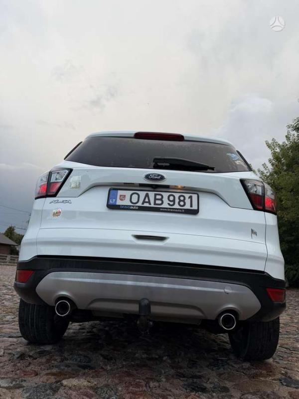 Ford Kuga 2018 Kauņa vietnē Balts Ford Kuga 2018 Kauņa, ar dzinēja tilpumu 2.00 L un nobraukumu 198 tūkst. km par 10499 €, foto 9 vietnē AUTOMOTO.COM.LV