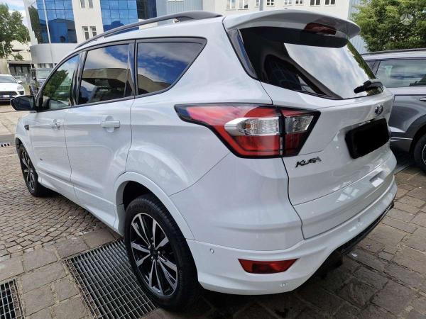 Ford Kuga 2018 Kauņa vietnē Balts Ford Kuga 2018 Kauņa, ar dzinēja tilpumu 1.50 L un nobraukumu 89 tūkst. km par 12700 €, foto 3 vietnē AUTOMOTO.COM.LV