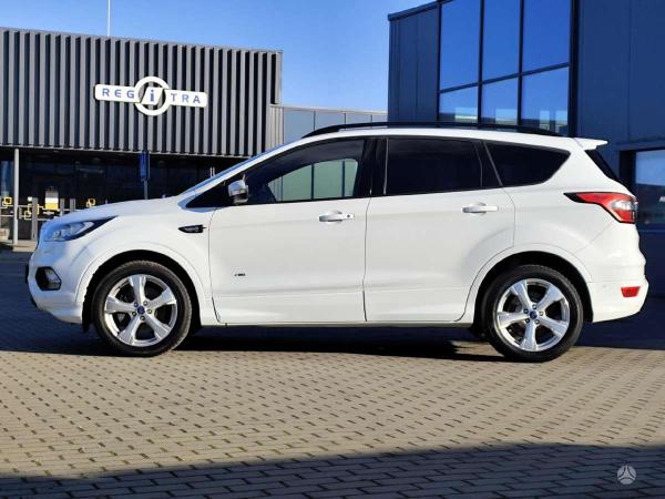 Balts Ford Kuga 2019 Šauļi, ar dzinēja tilpumu 1.50 L un nobraukumu 107 tūkst. km par 12900 €, foto 4 vietnē AUTOMOTO.COM.LV