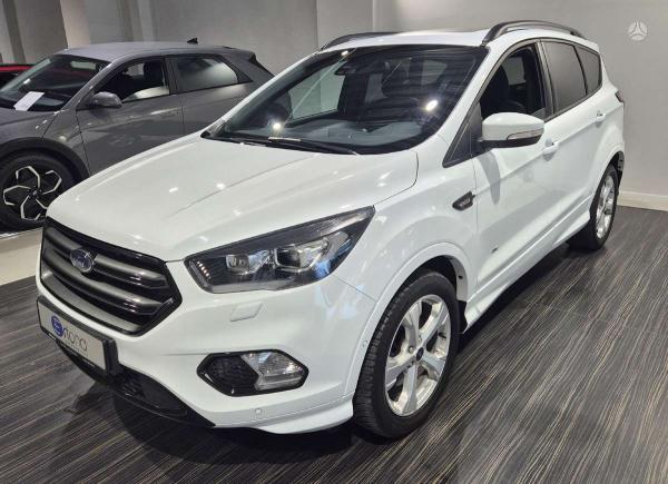 White Ford Kuga 2019 in Siauliai, with an engine capacity of 1.50 L and mileage of 107 thousand km for 13600 €, photo 2 on AUTOMOTO.COM.LV