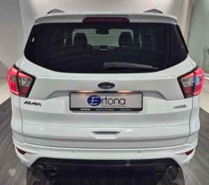 White Ford Kuga 2019 in Siauliai, with an engine capacity of 1.50 L and mileage of 107 thousand km for 13600 €, photo 9 on AUTOMOTO.COM.LV