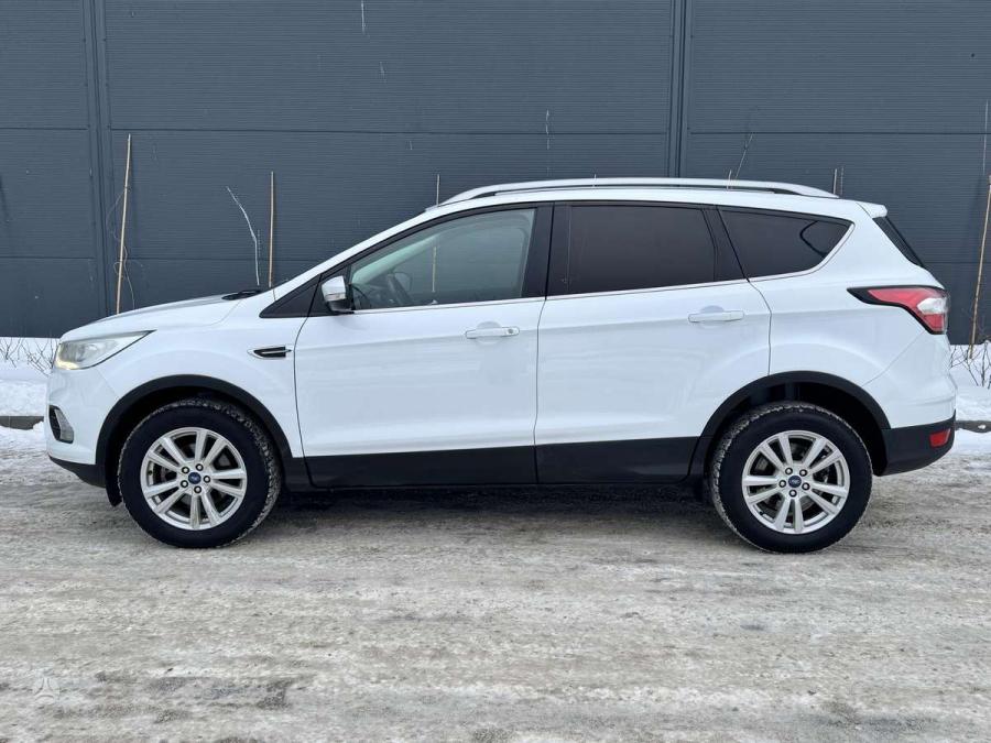 White Ford Kuga 2019 in Vilnius, with an engine capacity of 1.50 L and mileage of 72 thousand km for 14950 €, photo 9 on AUTOMOTO.COM.LV