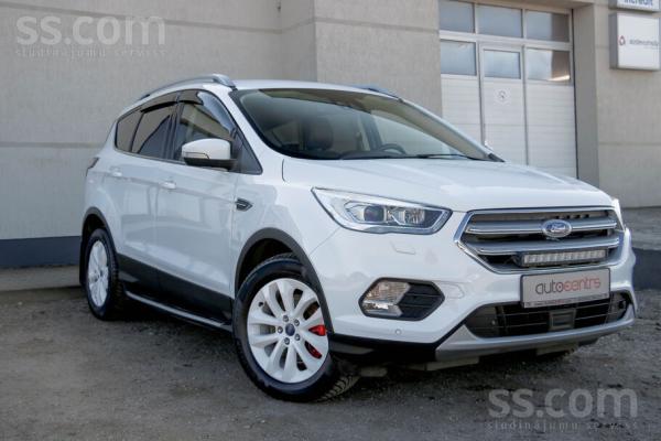 White Ford Kuga 2019 in Tukums, with an engine capacity of 2.00 L and mileage of 226 thousand km for 10998 €, photo 2 on AUTOMOTO.COM.LV