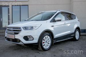 White Ford Kuga 2019 in Tukums, with an engine capacity of 2.00 L and mileage of 226 thousand km for 10998 €, photo 4 on AUTOMOTO.COM.LV