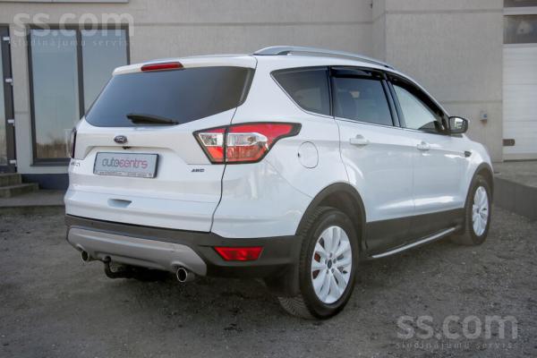 White Ford Kuga 2019 in Tukums, with an engine capacity of 2.00 L and mileage of 226 thousand km for 10998 €, photo 4 on AUTOMOTO.COM.LV