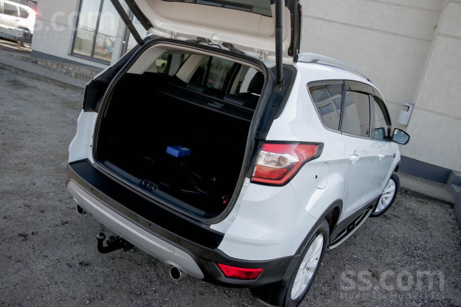 White Ford Kuga 2019 in Tukums, with an engine capacity of 2.00 L and mileage of 226 thousand km for 10998 €, photo 28 on AUTOMOTO.COM.LV
