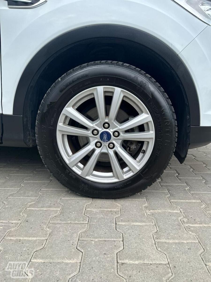 White Ford Kuga 2019 in Vilnius, with an engine capacity of 1.50 L and mileage of 72 thousand km for 11950 €, photo 12 on AUTOMOTO.COM.LV
