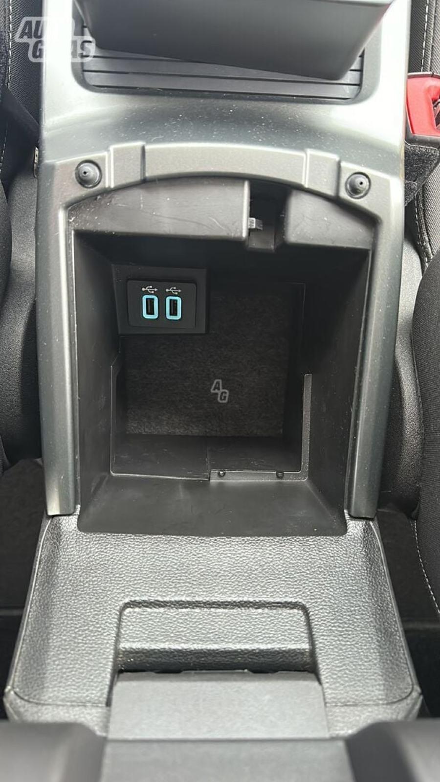White Ford Kuga 2019 in Vilnius, with an engine capacity of 1.50 L and mileage of 72 thousand km for 11950 €, photo 27 on AUTOMOTO.COM.LV
