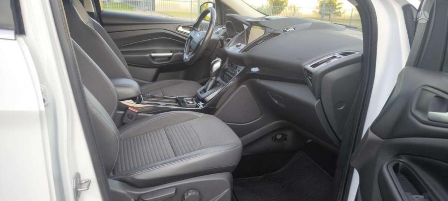 White Ford Kuga 2019 in Kaunas, with an engine capacity of 1.50 L and mileage of 207 thousand km for 8600 €, photo 10 on AUTOMOTO.COM.LV