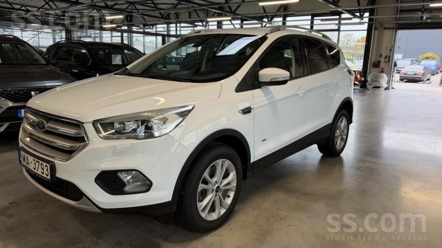 Balts Ford Kuga 2019 Rīga, ar dzinēja tilpumu 2.00 L un nobraukumu 157 tūkst. km par 10500 €, foto 1 vietnē AUTOMOTO.COM.LV