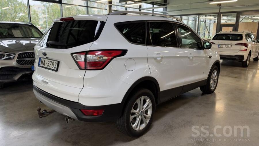 Balts Ford Kuga 2019 Rīga, ar dzinēja tilpumu 2.00 L un nobraukumu 157 tūkst. km par 10500 €, foto 6 vietnē AUTOMOTO.COM.LV
