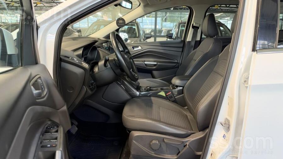 Balts Ford Kuga 2019 Rīga, ar dzinēja tilpumu 2.00 L un nobraukumu 157 tūkst. km par 10500 €, foto 13 vietnē AUTOMOTO.COM.LV