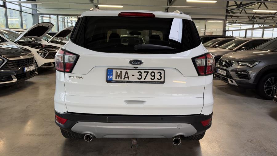 White Ford Kuga 2019 in Riga, with an engine capacity of 2.00 L and mileage of 157 thousand km for 9900 €, photo 4 on AUTOMOTO.COM.LV