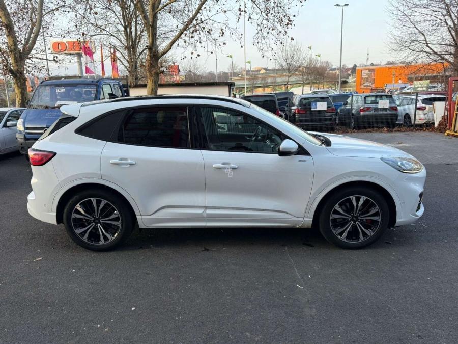 White Ford Kuga 2020 in Kaunas, with an engine capacity of 2.50 L and mileage of 95 thousand km for 21885 €, photo 4 on AUTOMOTO.COM.LV