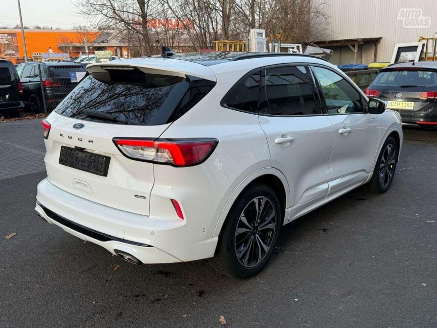 White Ford Kuga 2020 in Kaunas, with an engine capacity of 2.50 L and mileage of 95 thousand km for 21885 €, photo 8 on AUTOMOTO.COM.LV