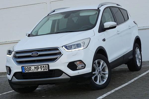White Ford Kuga 2020 in Riga, with an engine capacity of 2.00 L and mileage of 197 thousand km for 19500 €, photo 4 on AUTOMOTO.COM.LV