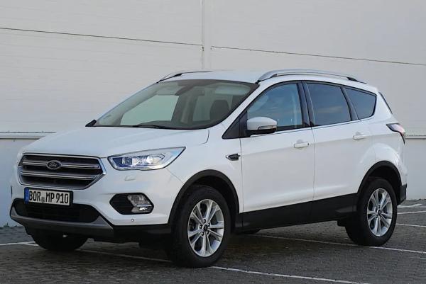White Ford Kuga 2020 in Riga, with an engine capacity of 2.00 L and mileage of 197 thousand km for 19500 €, photo 5 on AUTOMOTO.COM.LV