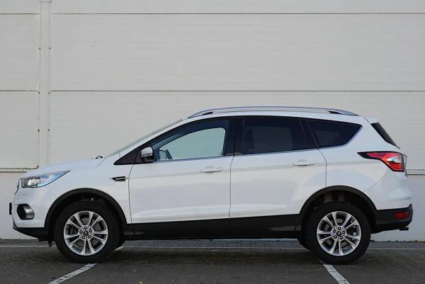 White Ford Kuga 2020 in Riga, with an engine capacity of 2.00 L and mileage of 197 thousand km for 19500 €, photo 6 on AUTOMOTO.COM.LV