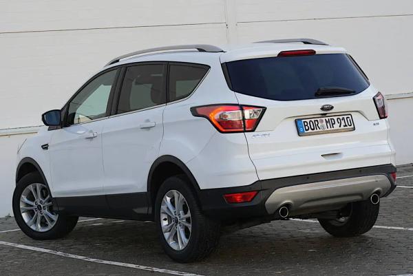 White Ford Kuga 2020 in Riga, with an engine capacity of 2.00 L and mileage of 197 thousand km for 19500 €, photo 9 on AUTOMOTO.COM.LV