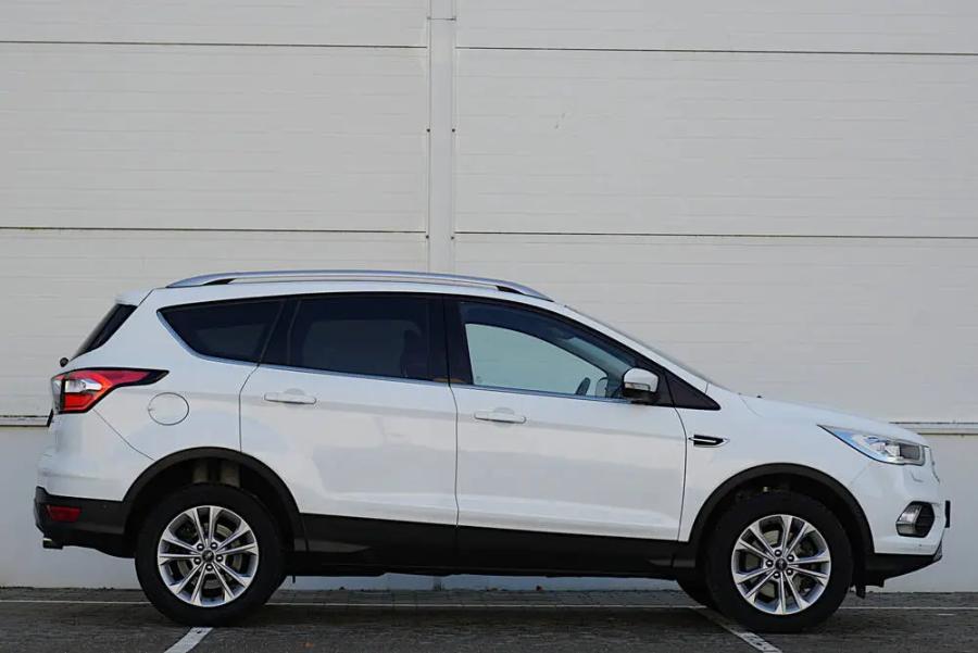 White Ford Kuga 2020 in Riga, with an engine capacity of 2.00 L and mileage of 197 thousand km for 19500 €, photo 14 on AUTOMOTO.COM.LV