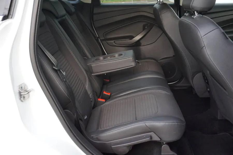 White Ford Kuga 2020 in Riga, with an engine capacity of 2.00 L and mileage of 197 thousand km for 19500 €, photo 20 on AUTOMOTO.COM.LV