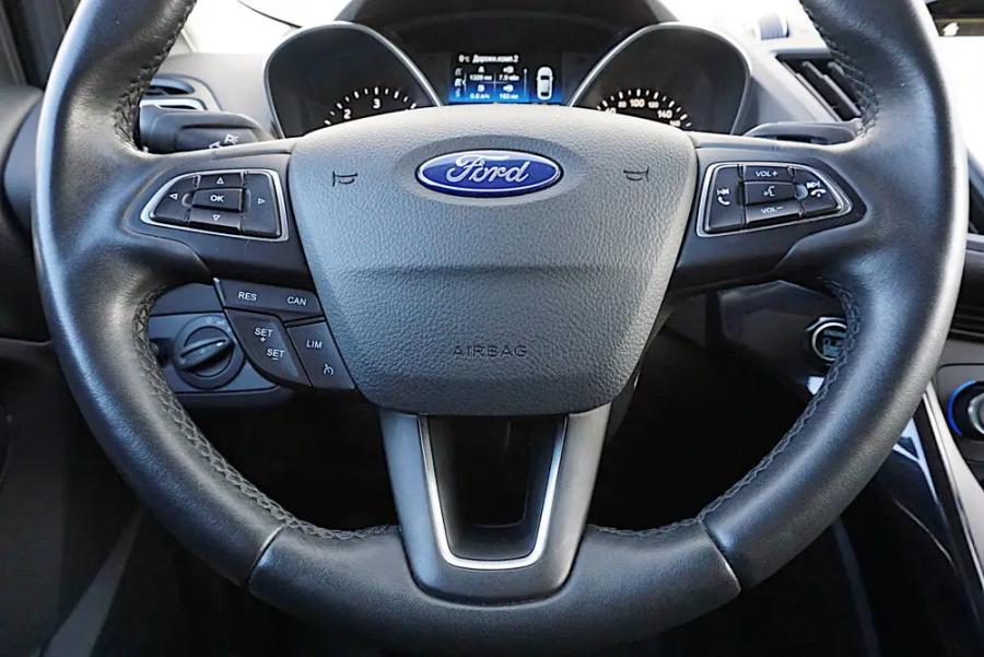 White Ford Kuga 2020 in Riga, with an engine capacity of 2.00 L and mileage of 197 thousand km for 19500 €, photo 24 on AUTOMOTO.COM.LV