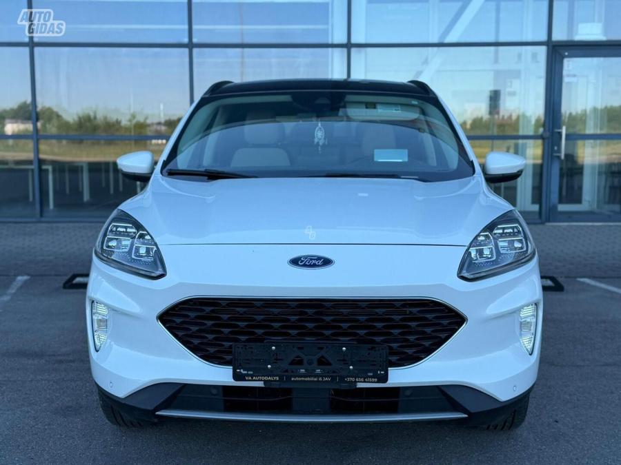 White Ford Kuga 2020 in Panevezys, with an engine capacity of 2.50 L and mileage of 53 thousand km for 20700 €, photo 3 on AUTOMOTO.COM.LV