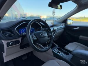 White Ford Kuga 2020 in Panevezys, with an engine capacity of 2.50 L and mileage of 53 thousand km for 20700 €, photo 10 on AUTOMOTO.COM.LV