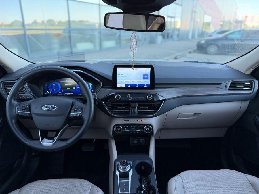 White Ford Kuga 2020 in Panevezys, with an engine capacity of 2.50 L and mileage of 53 thousand km for 20700 €, photo 11 on AUTOMOTO.COM.LV