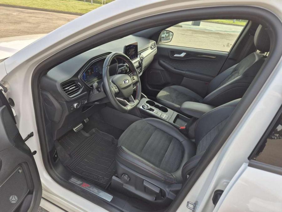 Balts Ford Kuga 2020 Panevēža, ar dzinēja tilpumu 2.49 L un nobraukumu 188 tūkst. km par 18500 €, foto 10 vietnē AUTOMOTO.COM.LV