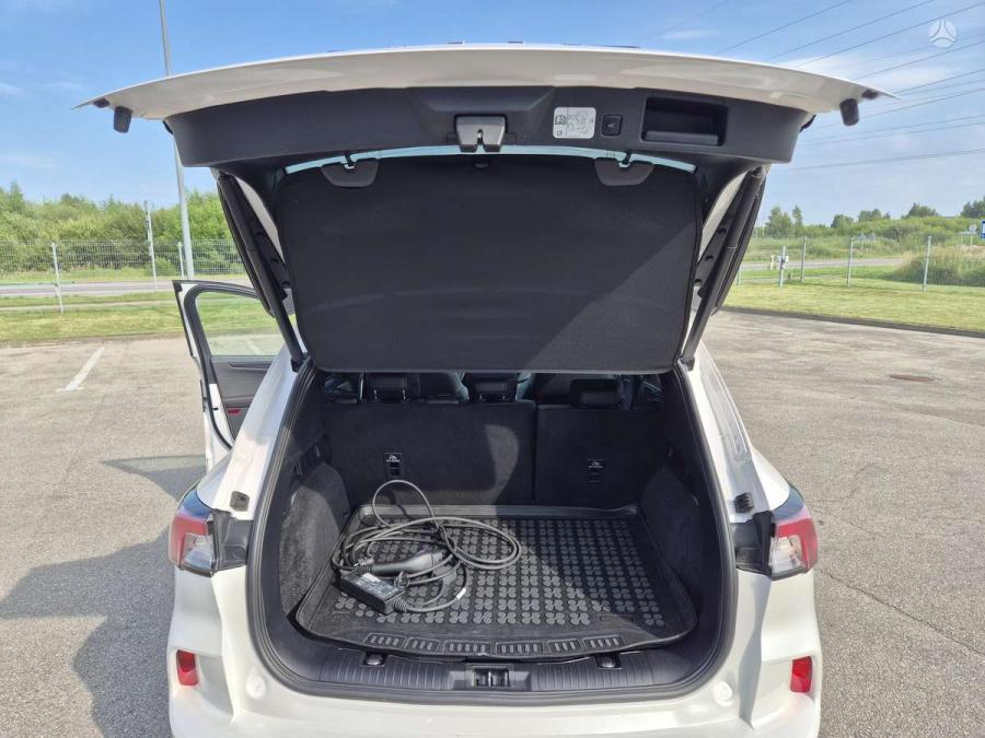 Balts Ford Kuga 2020 Panevēža, ar dzinēja tilpumu 2.49 L un nobraukumu 188 tūkst. km par 18500 €, foto 13 vietnē AUTOMOTO.COM.LV