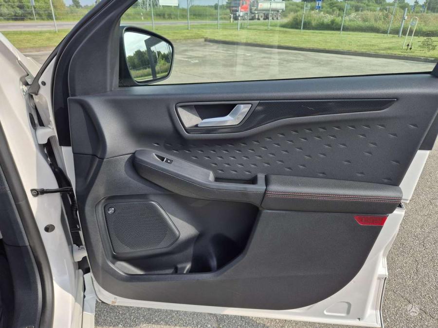Balts Ford Kuga 2020 Panevēža, ar dzinēja tilpumu 2.49 L un nobraukumu 188 tūkst. km par 18500 €, foto 17 vietnē AUTOMOTO.COM.LV