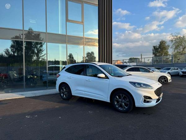 White Ford Kuga 2021 in Kaunas, with an engine capacity of 2.50 L and mileage of 75 thousand km for 23500 €, photo 6 on AUTOMOTO.COM.LV
