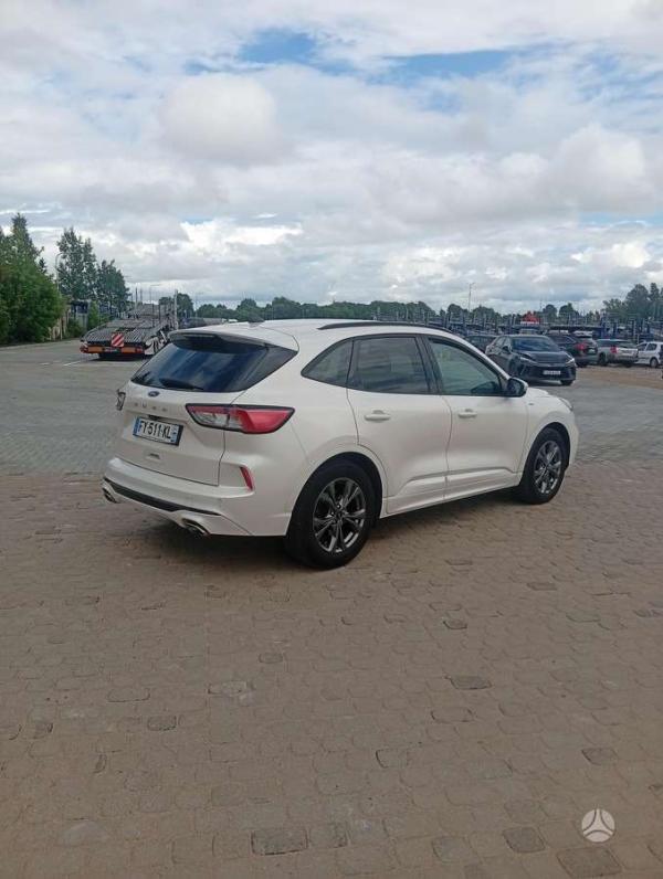Balts Ford Kuga 2021 Tauragė, ar dzinēja tilpumu 1.50 L un nobraukumu 143 tūkst. km par 14600 €, foto 5 vietnē AUTOMOTO.COM.LV