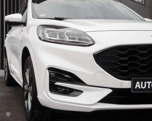 White Ford Kuga 2021 in Kaunas, with an engine capacity of 2.50 L and mileage of 75 thousand km for 23500 €, photo 6 on AUTOMOTO.COM.LV
