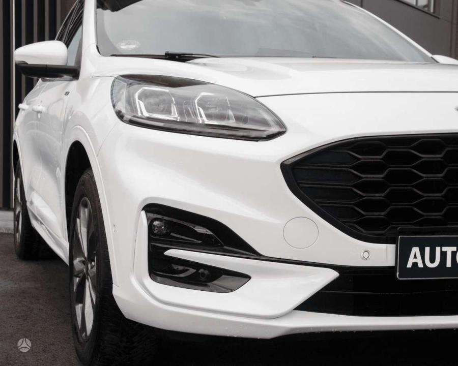 White Ford Kuga 2021 in Kaunas, with an engine capacity of 2.50 L and mileage of 75 thousand km for 23500 €, photo 6 on AUTOMOTO.COM.LV