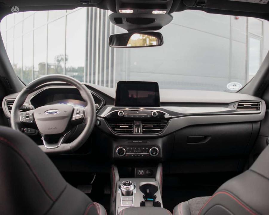White Ford Kuga 2021 in Kaunas, with an engine capacity of 2.50 L and mileage of 75 thousand km for 23500 €, photo 14 on AUTOMOTO.COM.LV