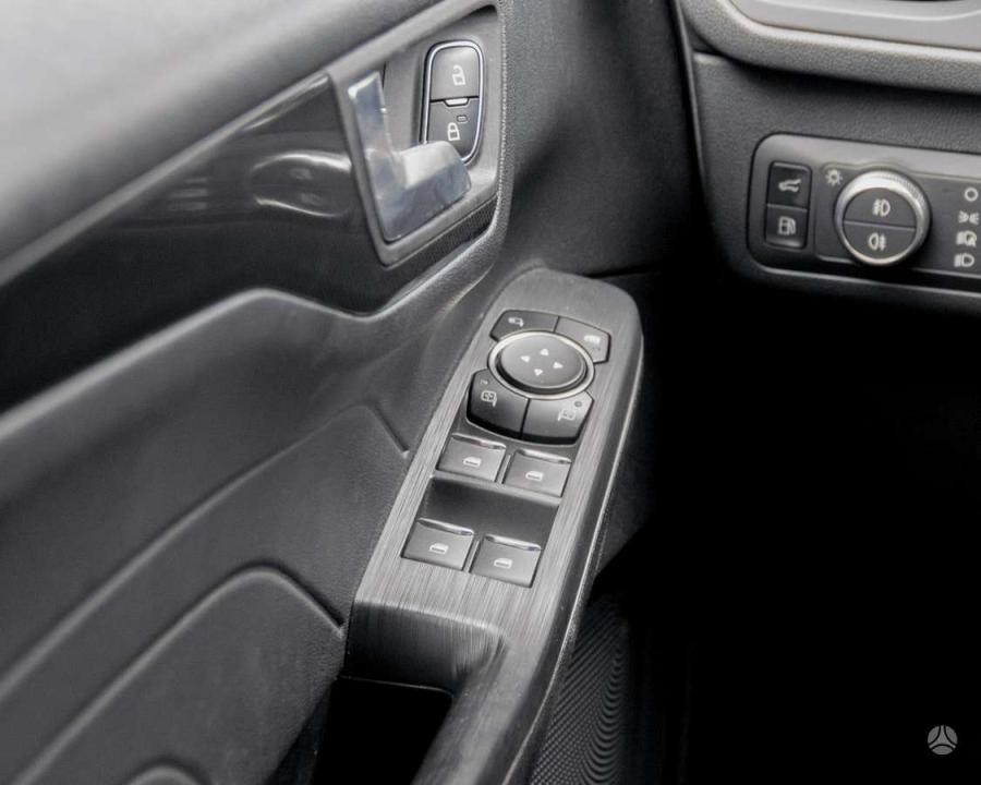 White Ford Kuga 2021 in Kaunas, with an engine capacity of 2.50 L and mileage of 75 thousand km for 23500 €, photo 15 on AUTOMOTO.COM.LV
