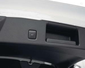 White Ford Kuga 2021 in Kaunas, with an engine capacity of 2.50 L and mileage of 75 thousand km for 23500 €, photo 21 on AUTOMOTO.COM.LV