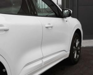 White Ford Kuga 2021 in Kaunas, with an engine capacity of 2.50 L and mileage of 75 thousand km for 23500 €, photo 22 on AUTOMOTO.COM.LV